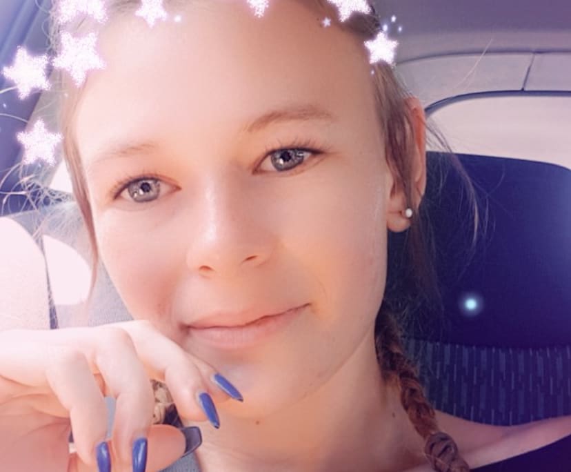 Stacey (25) and Kyle (22) - Looking in Ashmore | Flatmates.com.au