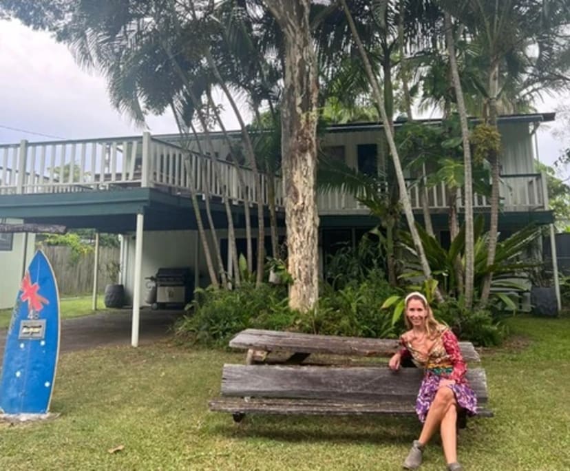 Michelle (51) - Looking in Palm Beach, Miami, Currum... | Flatmates.com.au