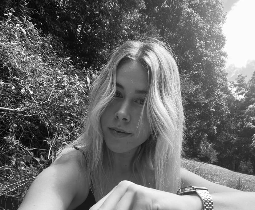 Denae (21) - Looking in Moffat Beach, Dicky Beach & ... | Flatmates.com.au