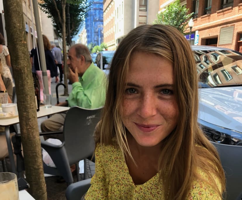 Nicole (33) - Looking in Tamarama, Bronte, Clovelly,... | Flatmates.com.au