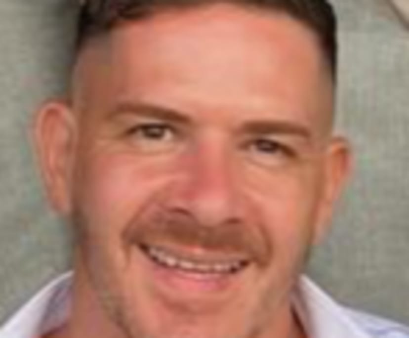 Simon (43) - Looking in Newstead, New Farm, Woolloon... | Flatmates.com.au