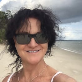 Deborah (63) - Looking in Wellington Point, North La... | Flatmates.com.au