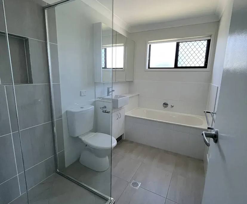 Room for Rent in Rothwell, Brisbane | $310, Unfurnis... | Flatmates.com.au