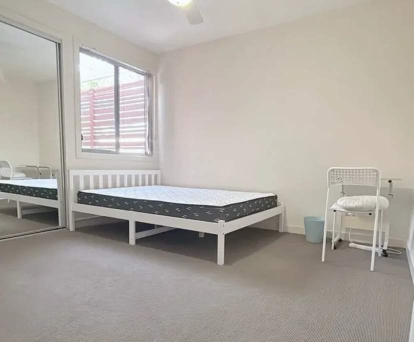 Room for Rent in Taringa, Brisbane | $350, Furnished... | Flatmates.com.au
