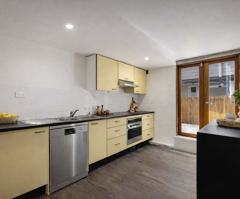 One Bed Flat for Rent in East Brisbane, Brisbane | $... | Flatmates.com.au