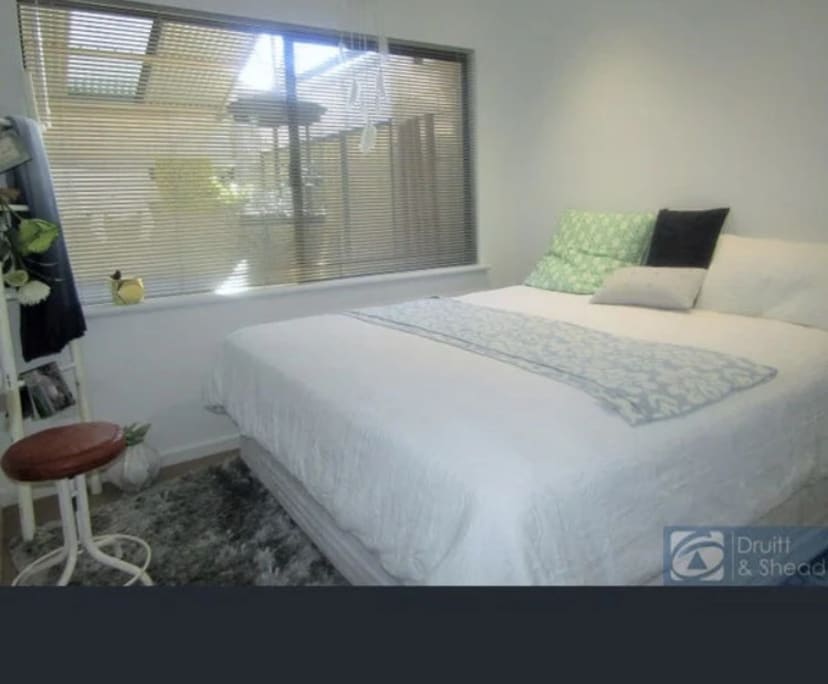 Room for Rent in Innaloo, Perth | $310, Furnished, O... | Flatmates.com.au