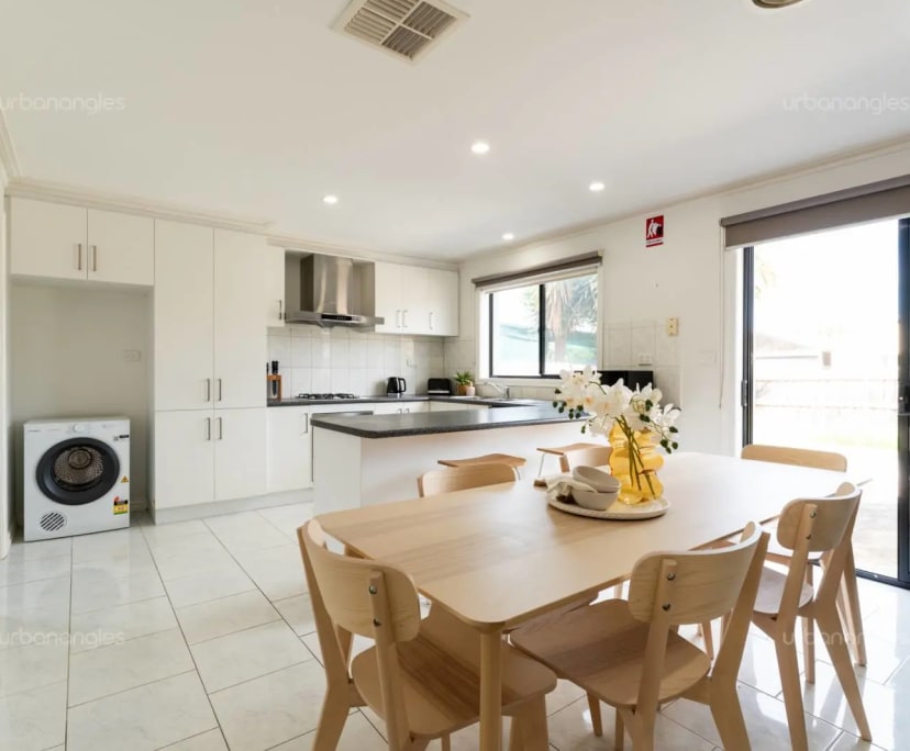 Room for Rent in Albanvale, Melbourne | $220, Furnis... | Flatmates.com.au