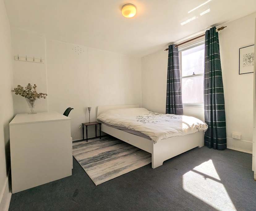 Room for Rent in Ultimo, Sydney | $375, Furnished, S... | Flatmates.com.au