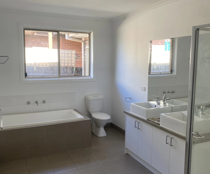 Room for Rent in St Albans, Melbourne | $200, Unfurn... | Flatmates.com.au