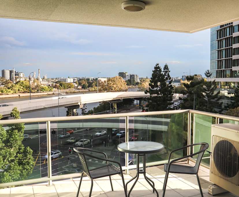 Room for Rent in Brisbane City, Brisbane | $405, Fur... | Flatmates.com.au