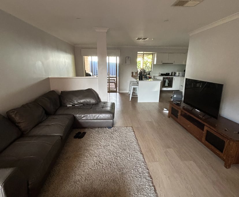 Room for Rent in Innaloo, Perth | $300, Furnished, S... | Flatmates.com.au