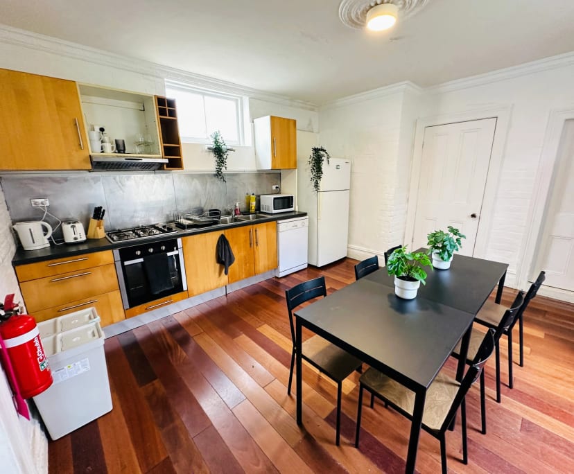 Room for Rent in Leichhardt, Sydney | $250, Furnishe... | Flatmates.com.au