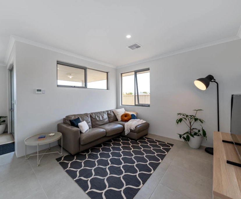 2 Rooms for Rent in Heathridge, Perth | $290, Furnis... | Flatmates.com.au