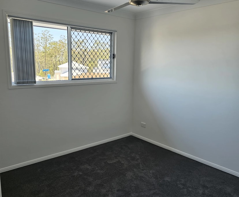 2 Rooms for Rent in Spring Mountain, Brisbane | $180... | Flatmates.com.au