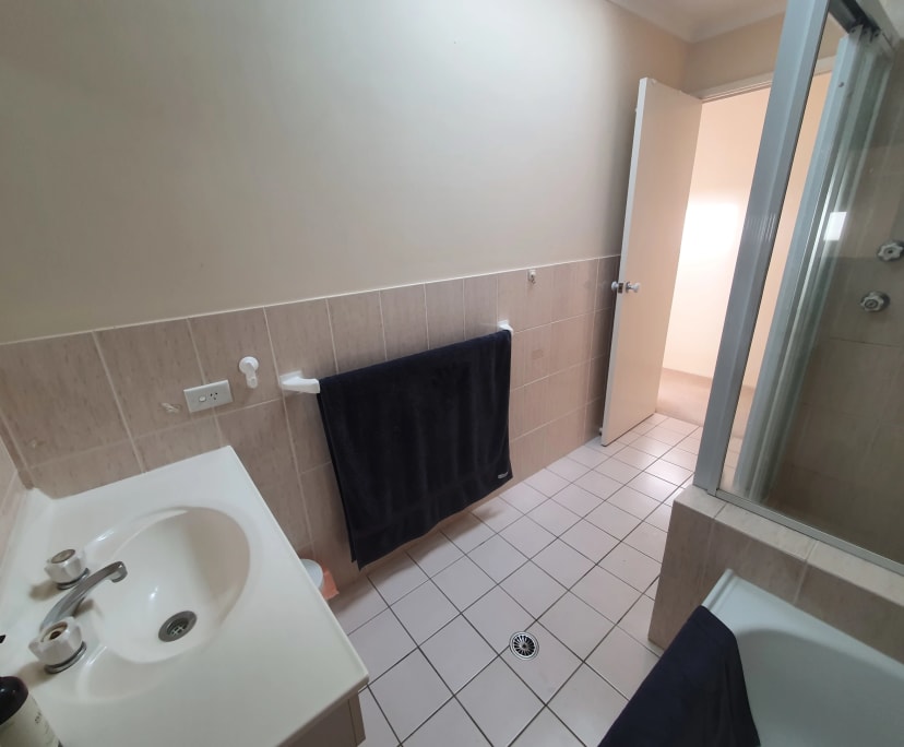 Room for Rent in Phillip, Canberra | $250, Furnished... | Flatmates.com.au