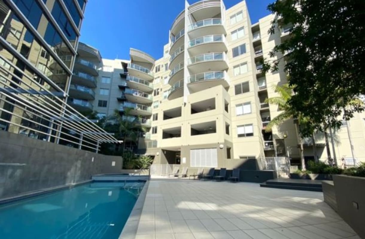 Room for Rent in South Brisbane, Brisbane | $320, Fu... | Flatmates.com.au