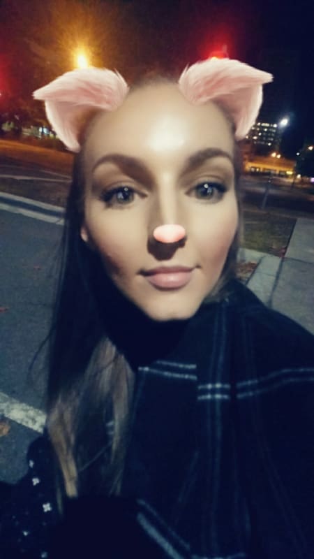 Lisa (37) - Looking in Jacka, Bonner, Phillip & Forde | Flatmates.com.au