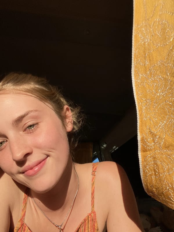 Emma (21) - Looking in Sippy Downs, Caloundra, Buder... | Flatmates.com.au