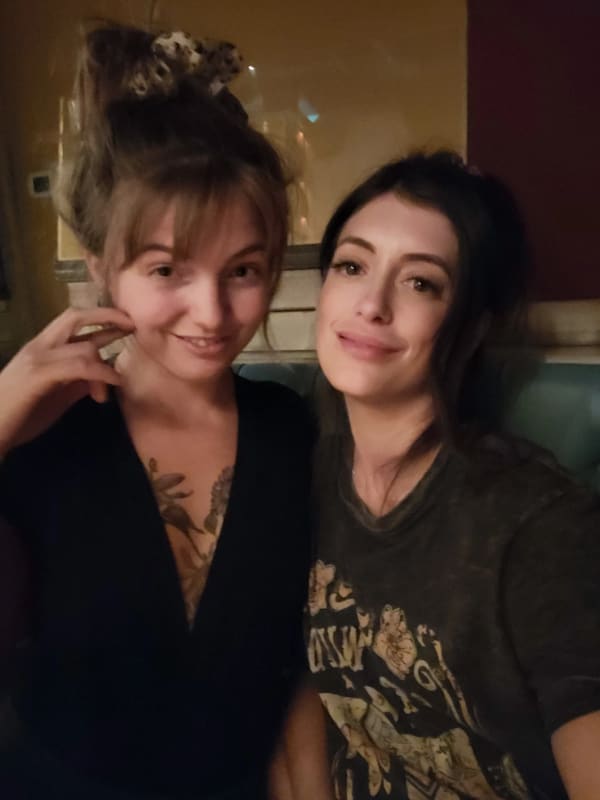 Rayan (28) and Kelly (31) - Looking in Surfers Parad... | Flatmates.com.au