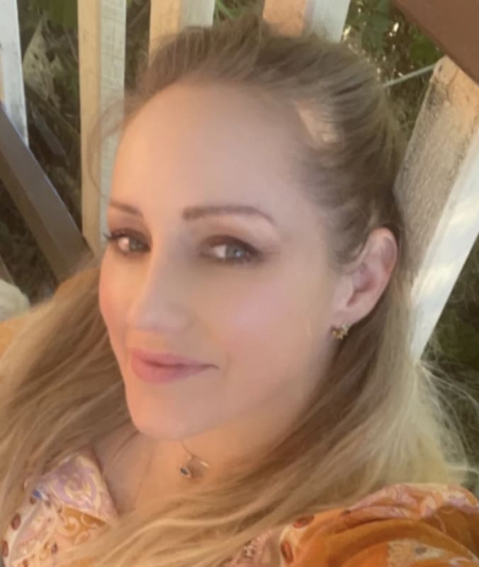 Holly (38) - Looking in Mermaid Waters, Mermaid Beac... | Flatmates.com.au