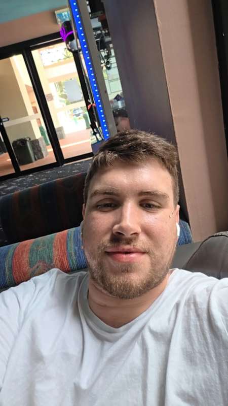 Matthew (22) - Looking in Warnbro, Rockingham, Armad... | Flatmates.com.au