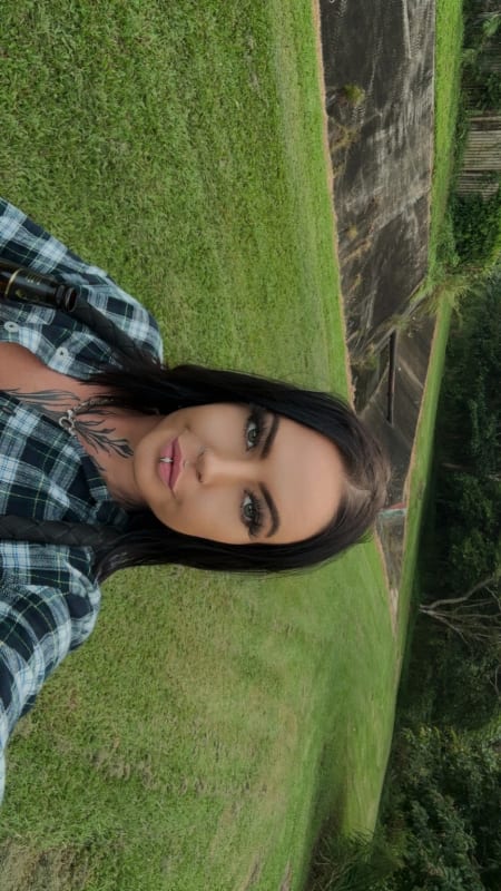 Ebonee (30) - Looking in Edge Hill, Trinity Beach, W... | Flatmates.com.au