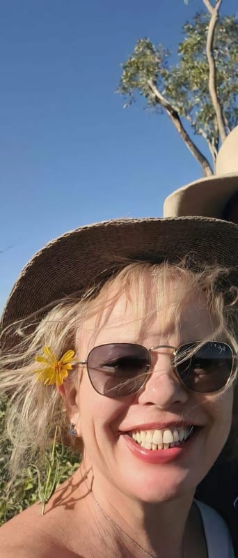 Helen (54) - Looking in Hermit Park, Currajong, Bush... | Flatmates.com.au