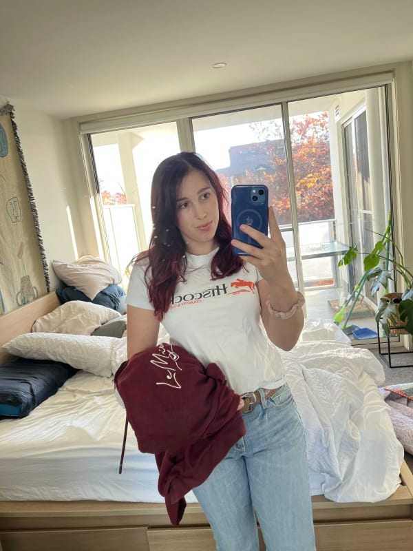 Isobella (26) - Looking in Sutton and Queanbeyan | Flatmates.com.au
