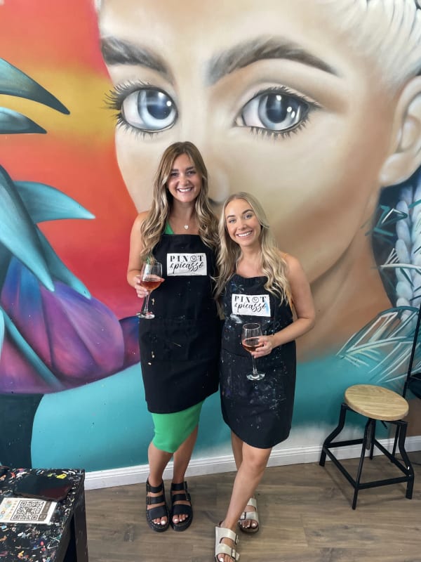 Megan (26) and Emma (26) - Looking in Waterloo, Surr... | Flatmates.com.au