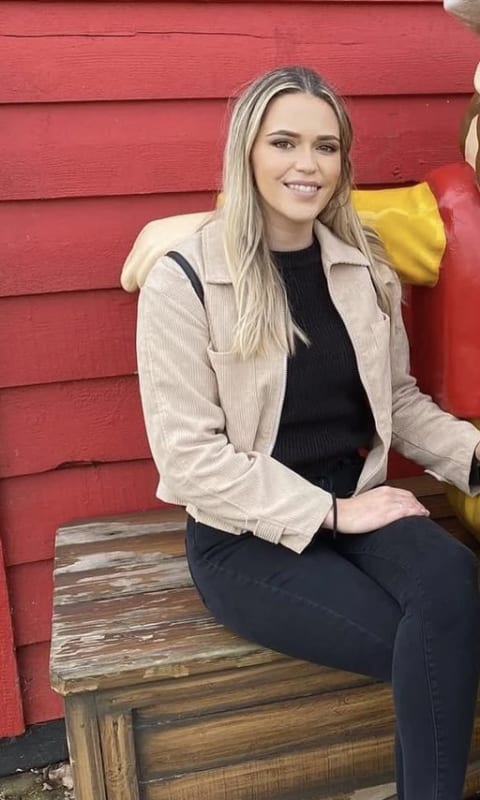 Kayleigh (25) - Looking in Surry Hills, St Peters, R... | Flatmates.com.au