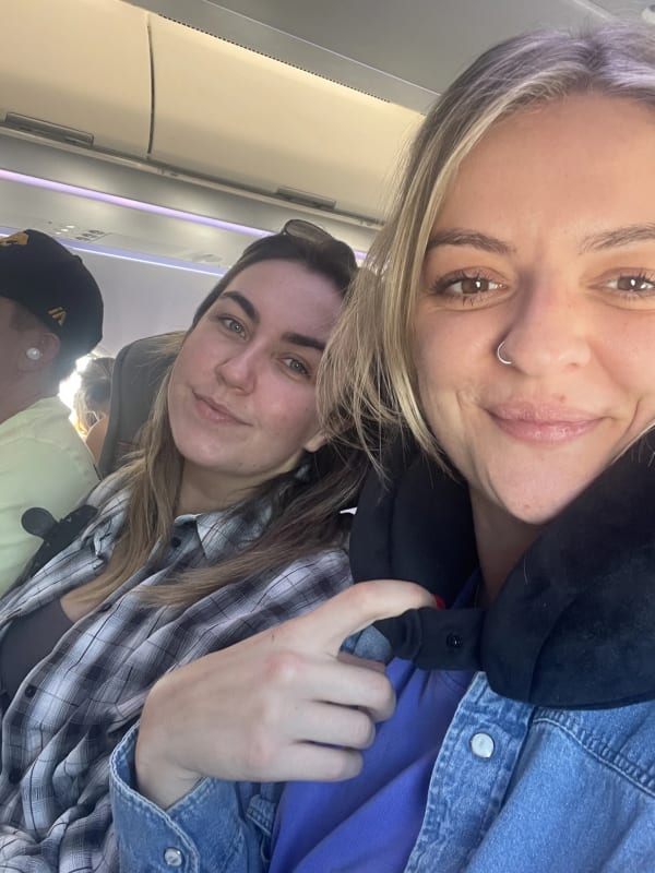 Vicky (30) and Louise (25) - Looking in Mermaid Beac... | Flatmates.com.au