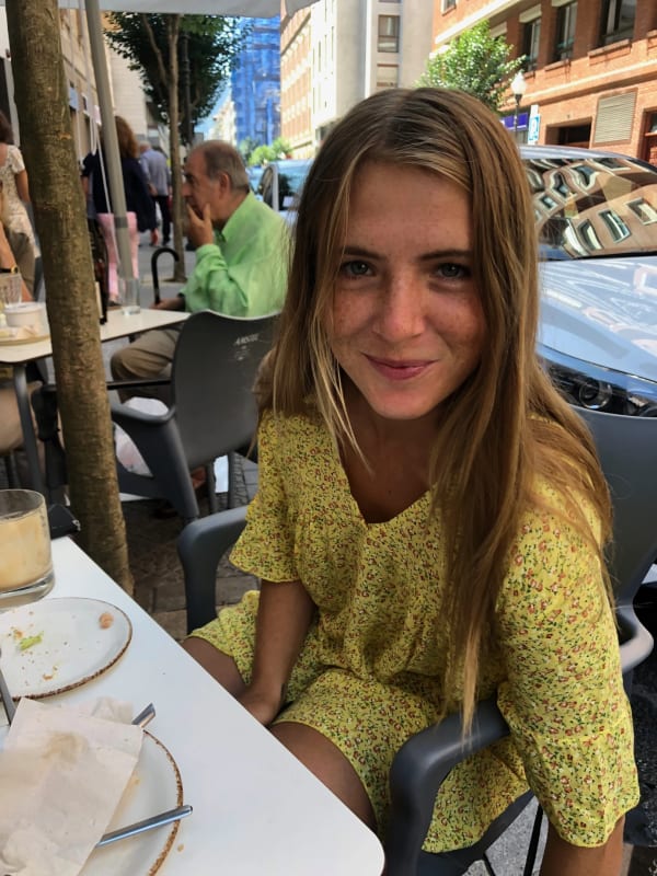 Nicole (33) - Looking in Tamarama, Bronte, Clovelly,... | Flatmates.com.au