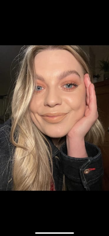 Beth (25) - Looking in Melbourne and Bondi Beach | Flatmates.com.au