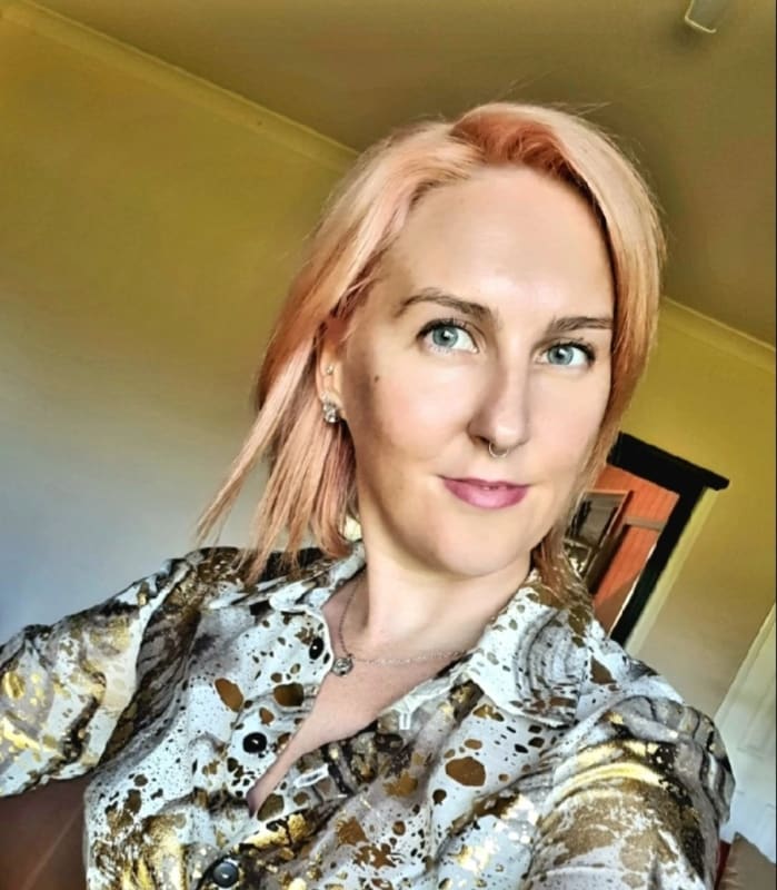 Jo (33) - Looking in Coolum Beach, Mudjimba, Marooch... | Flatmates.com.au