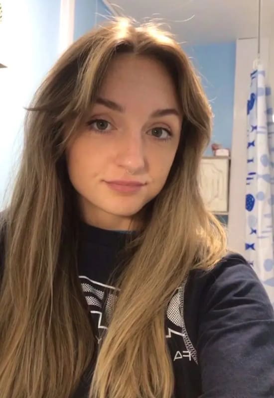 Emma (26) - Looking in Coolum Beach, Noosaville, Per... | Flatmates.com.au