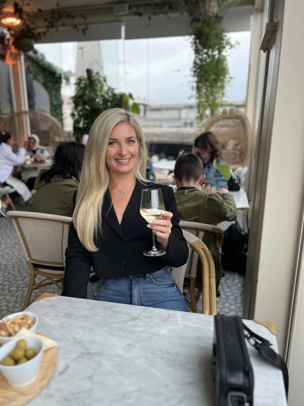 Emma (26) - Looking in Bondi Beach, Bondi Junction, ... | Flatmates.com.au