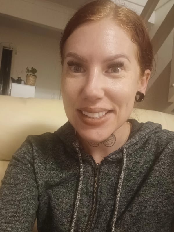 Sian (35) - Looking in Oxenford, Coomera, Pimpama & ... | Flatmates.com.au