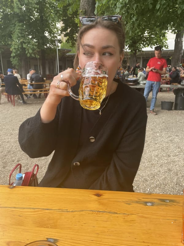 Georgia (25) - Looking in Coorparoo, Norman Park, Au... | Flatmates.com.au