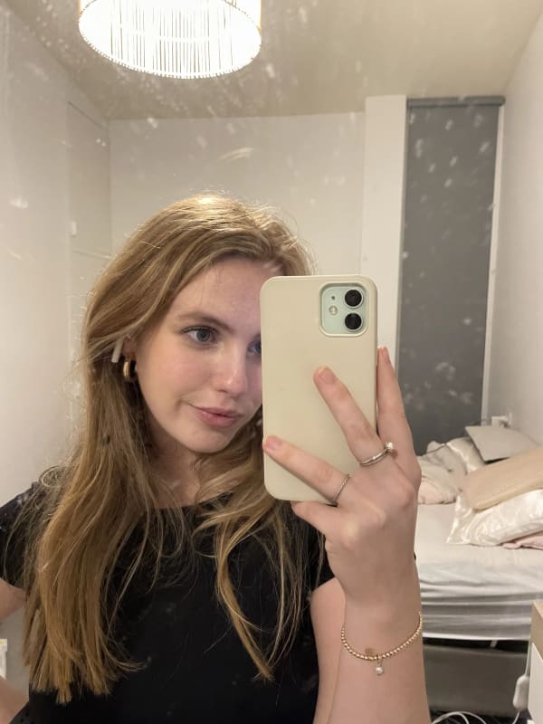 Emma (22) - Looking in Varsity Lakes, Robina & Burle... | Flatmates.com.au