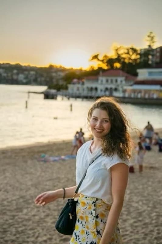 Anna (26) - Looking in Surry Hills, Redfern, Haymark... | Flatmates.com.au