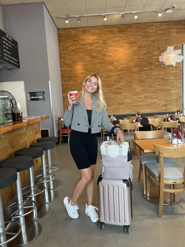 Lara (25) - Looking in Marrickville, Fairlight, Ulti... | Flatmates.com.au