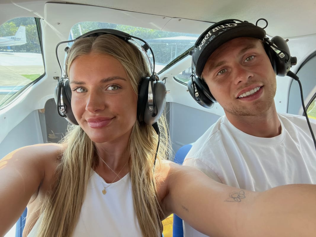 Georgia (23) and Harry (25) - Looking in Bondi Beach... | Flatmates.com.au