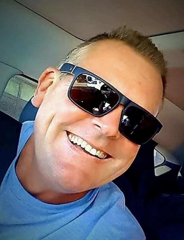 brett (55) - Looking in Mayfield East, Cooks Hill, G... | Flatmates.com.au