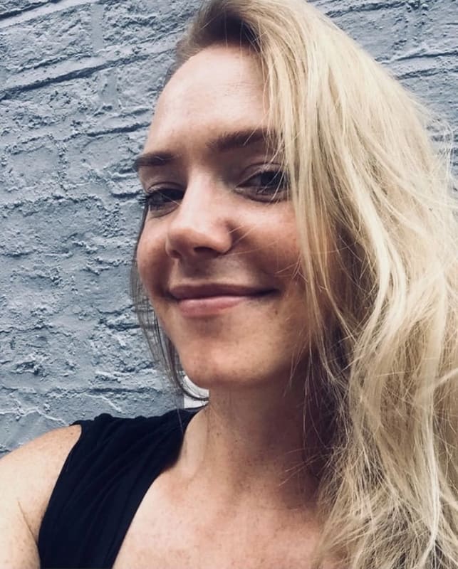 Naomi (35) - Looking in Thirroul, Shellharbour, Bull... | Flatmates.com.au