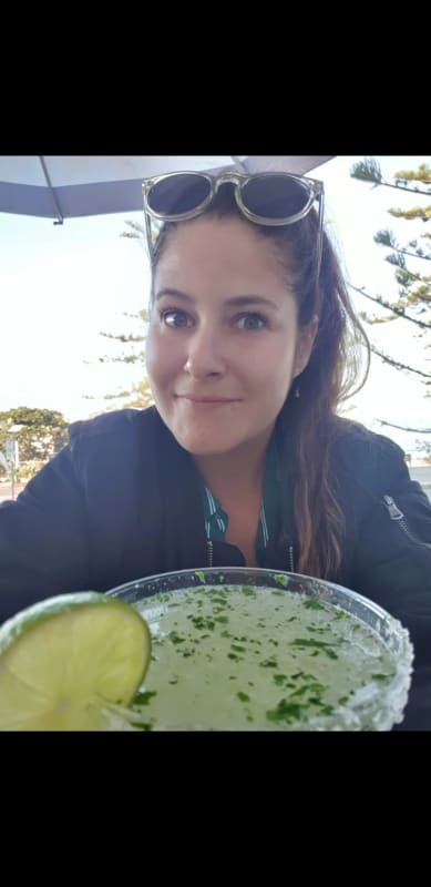 Vicky (30) - Looking in East Corrimal and North Woll... | Flatmates.com.au