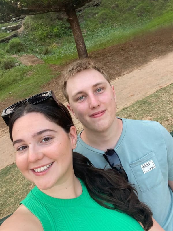 Felicity (22) and Matthew (22) - Looking in Main Bea... | Flatmates.com.au