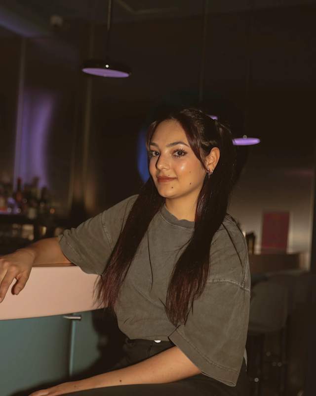 Sara (25) - Looking in Melbourne | Flatmates.com.au