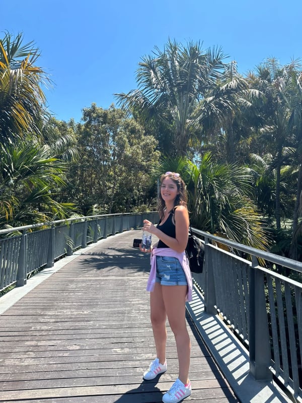 Chloé (30) - Looking in Adelaide | Flatmates.com.au