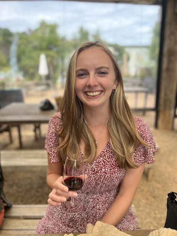 Emma (26) - Looking in Surry Hills | Flatmates.com.au