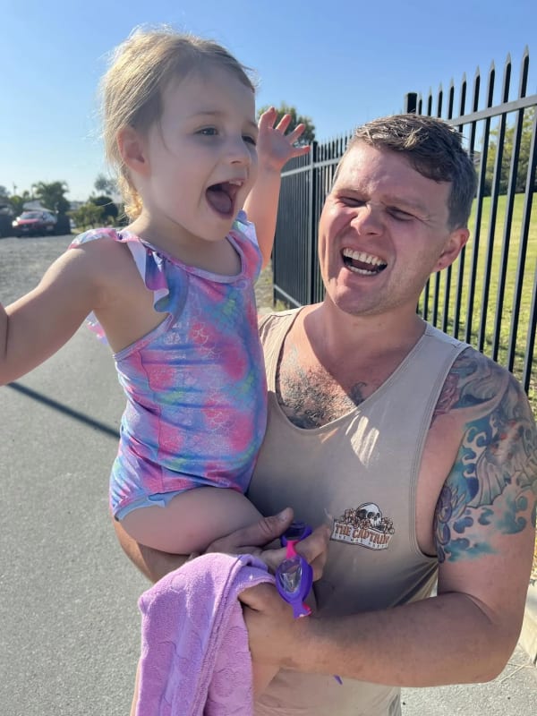 Matthew (31) - Looking in Stretton, Shailer Park, Mo... | Flatmates.com.au